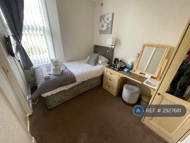 1 bedroom in a house share to rent