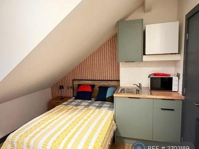 1 bedroom in a house share to rent