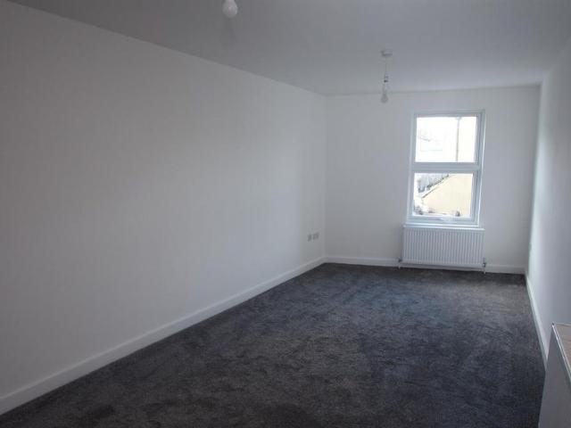 1 bedroom in a house share to rent