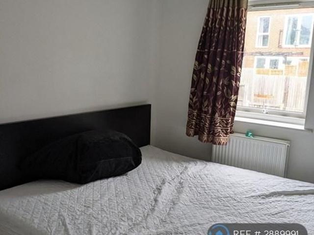 1 bedroom in a house share to rent