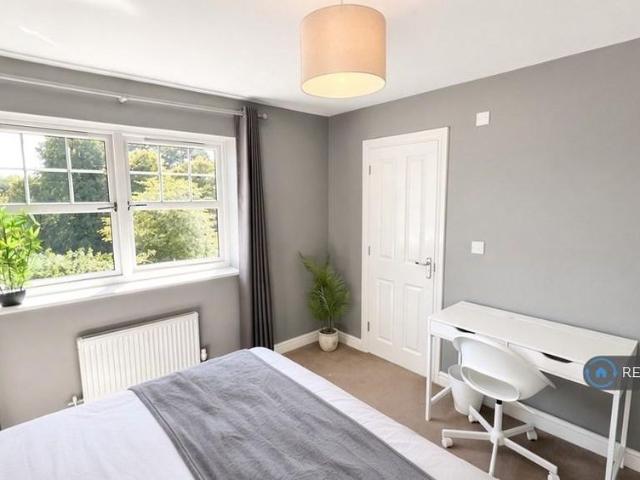 1 bedroom in a house share to rent