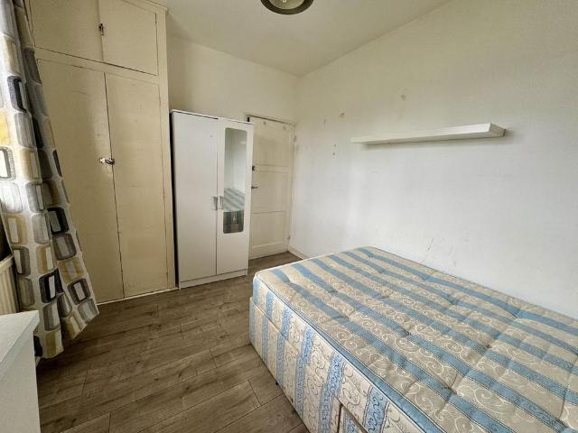 1 bedroom in a house share to rent