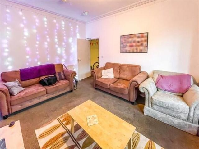 1 bedroom in a house share to rent
