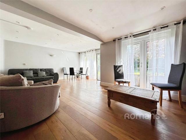 1 bedroom in a house share to rent
