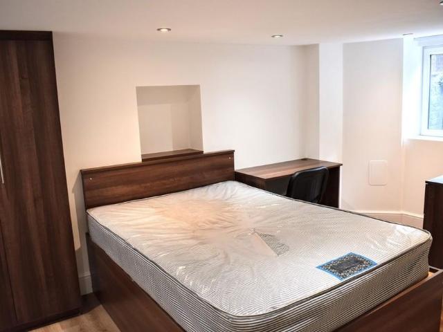 1 bedroom in a house share to rent