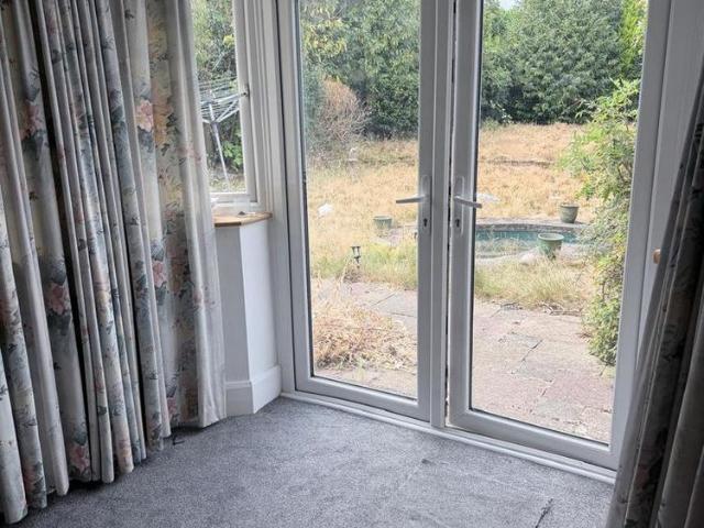1 bedroom in a house share to rent