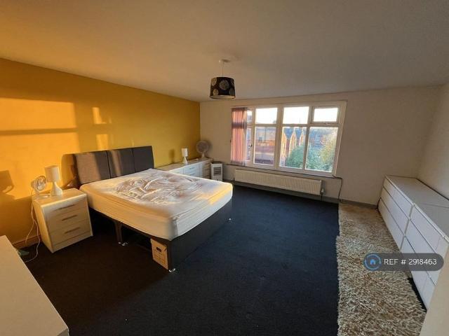 1 bedroom in a house share to rent