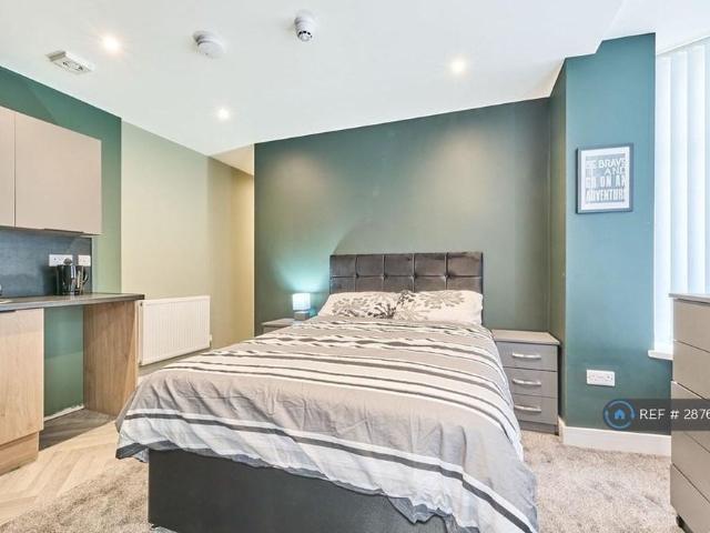 1 bedroom in a house share to rent