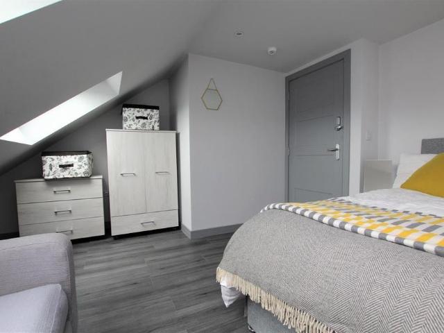 1 bedroom in a house share to rent