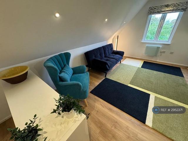 1 bedroom in a house share to rent