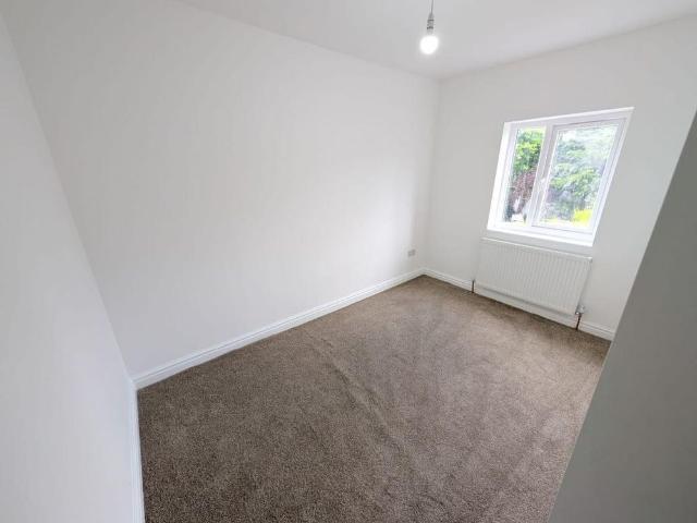 1 bedroom in a house share to rent