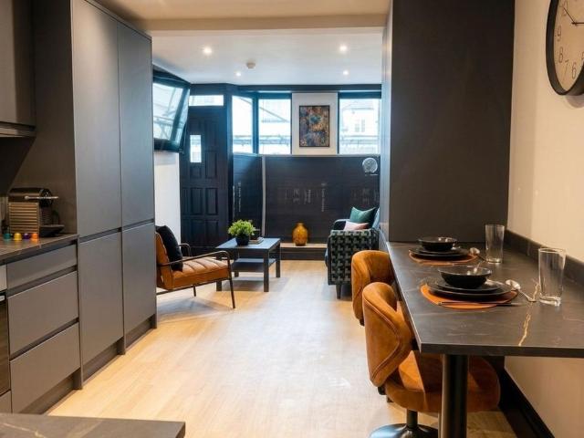 1 bedroom in a house share to rent