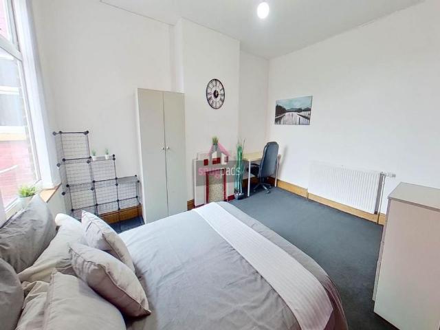 1 bedroom in a house share to rent