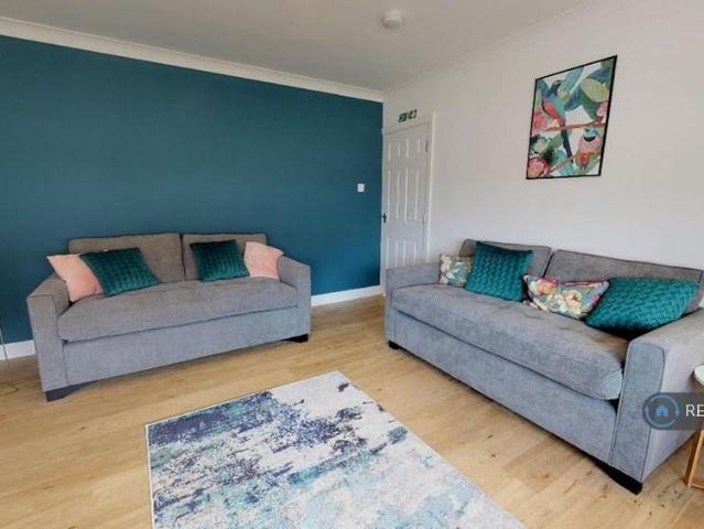 1 bedroom in a house share to rent