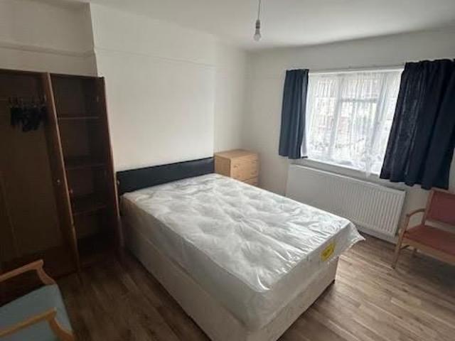 1 bedroom in a house share to rent
