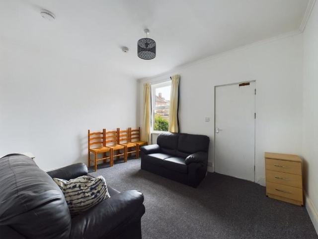 1 bedroom in a house share to rent