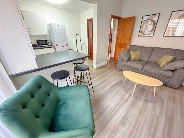 1 bedroom in a house share to rent