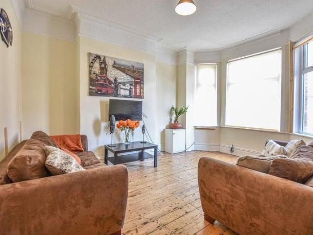 1 bedroom in a house share to rent