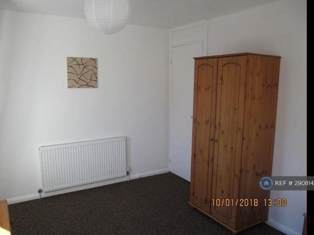 1 bedroom in a house share to rent