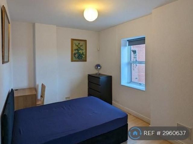 1 bedroom in a house share to rent