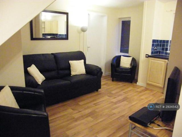 1 bedroom in a house share to rent