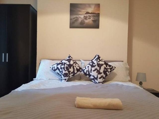 1 bedroom in a house share to rent