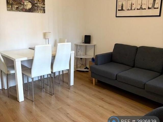 1 bedroom in a house share to rent