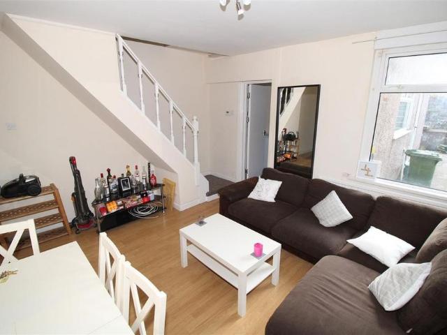 1 bedroom in a house share to rent