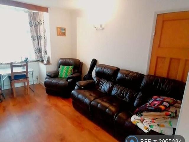 1 bedroom in a house share to rent