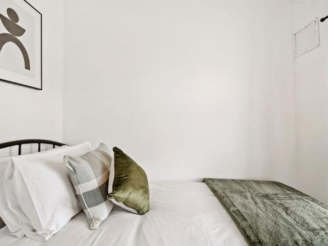 1 bedroom in a house share to rent