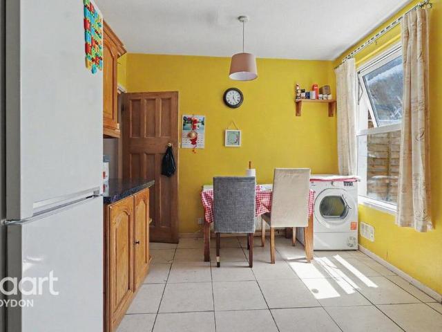 1 bedroom in a house share to rent