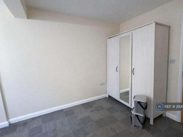 1 bedroom in a house share to rent