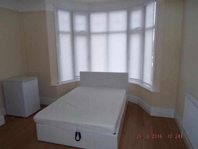 1 bedroom in a house share to rent