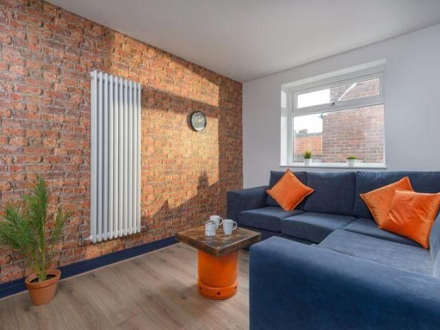 1 bedroom in a house share to rent