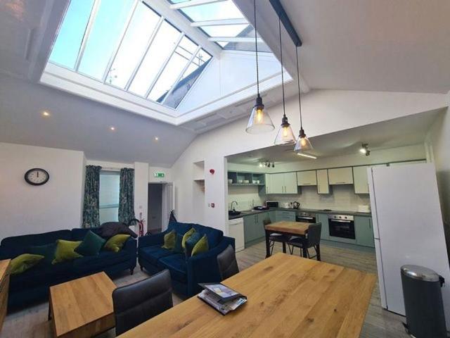 1 bedroom in a house share to rent
