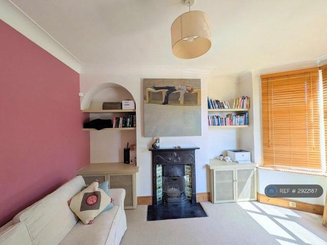 1 bedroom in a house share to rent