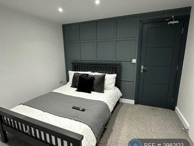 1 bedroom in a house share to rent