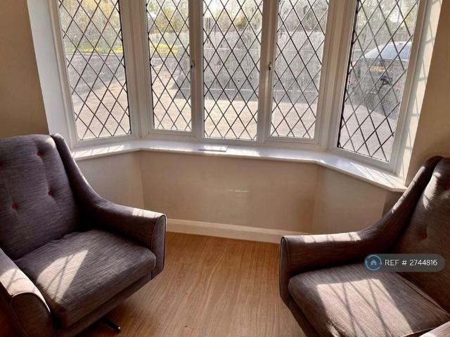 1 bedroom in a house share to rent