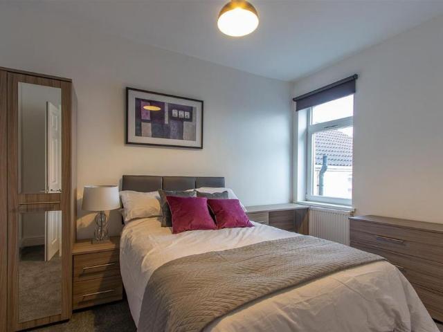 1 bedroom in a house share to rent