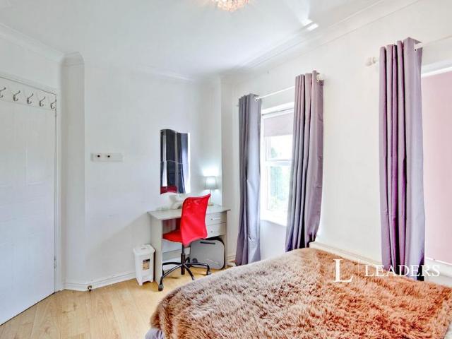 1 bedroom in a house share to rent