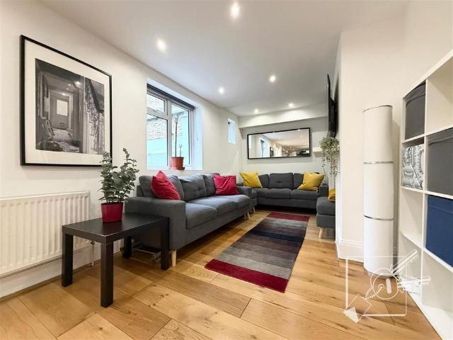 1 bedroom in a house share to rent