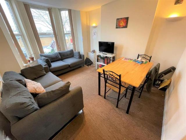 1 bedroom in a house share to rent