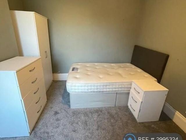 1 bedroom in a house share to rent