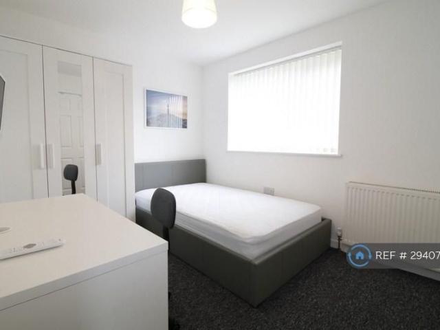 1 bedroom in a house share to rent