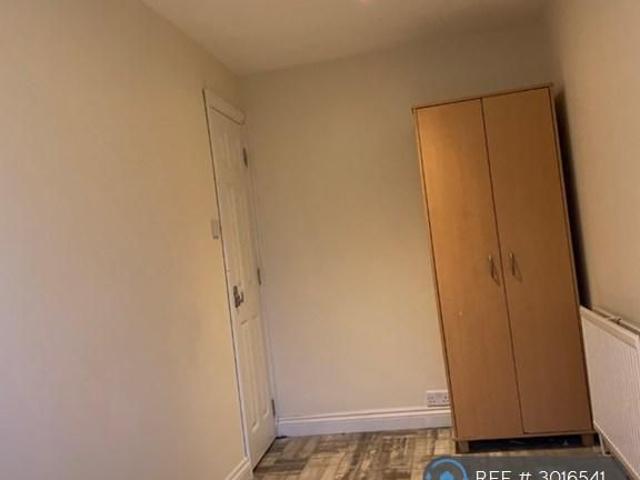 1 bedroom in a house share to rent