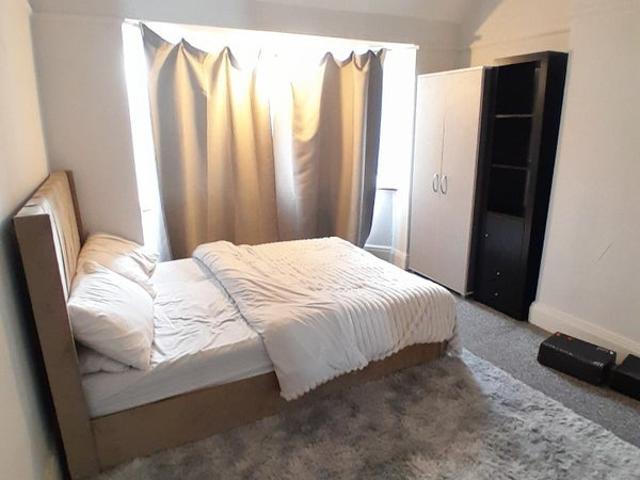 1 bedroom in a house share to rent