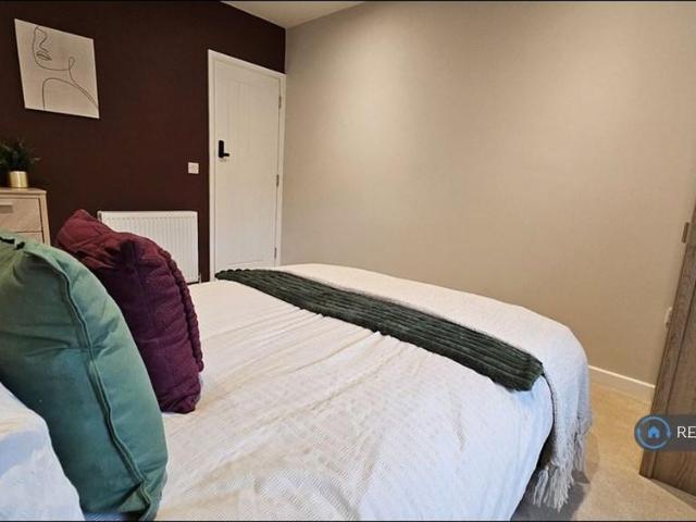 1 bedroom in a house share to rent