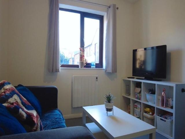 1 bedroom in a house share to rent
