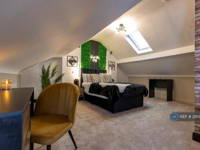 1 bedroom in a house share to rent