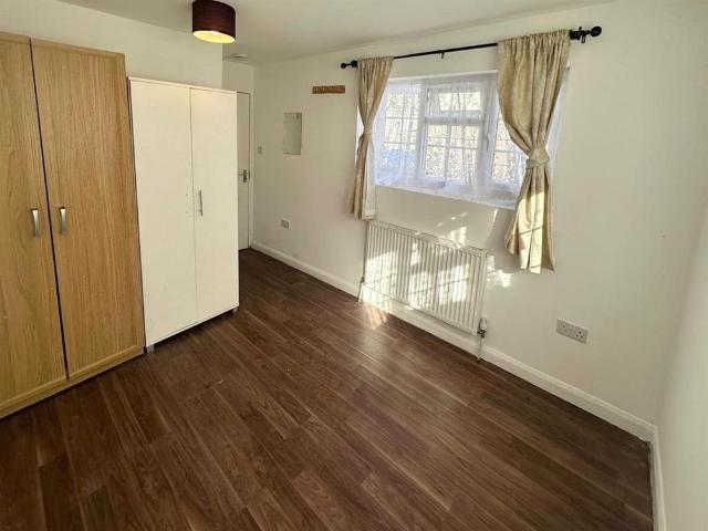 1 bedroom in a house share to rent